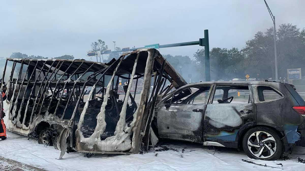 2 people hospitalized after fiery crash in Collier County