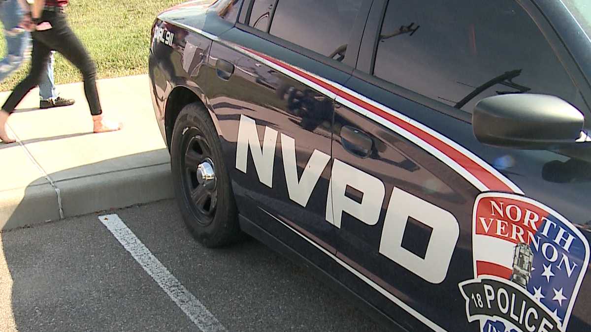 Police investigating bomb, gun threat at Jennings County middle and ...