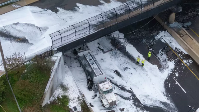 I-95 closed in both directions in CT after petroleum tanker