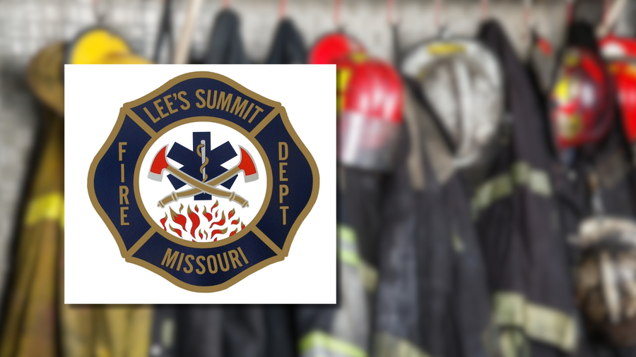 Lee's Summit deck fire spreads to home, displaces Lee's family