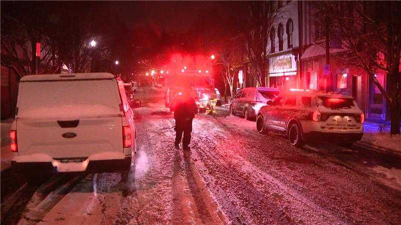 Crews respond to overnight fire in Pittsburgh's West End