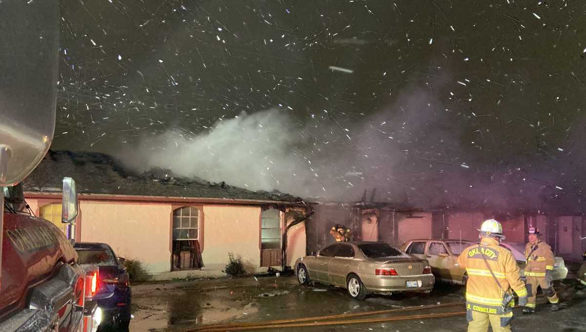 Several people displaced after fire spreads quickly at NW OKC apartment ...
