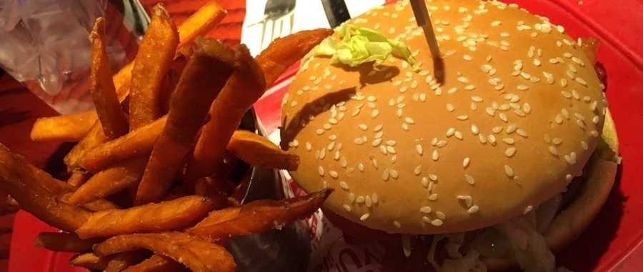 Red Robin offers a free meal to teachers to say thank you