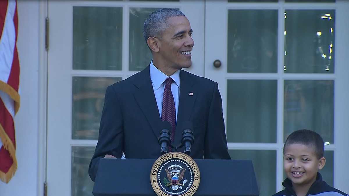 'Yes we cran': Obama pardons his last turkeys