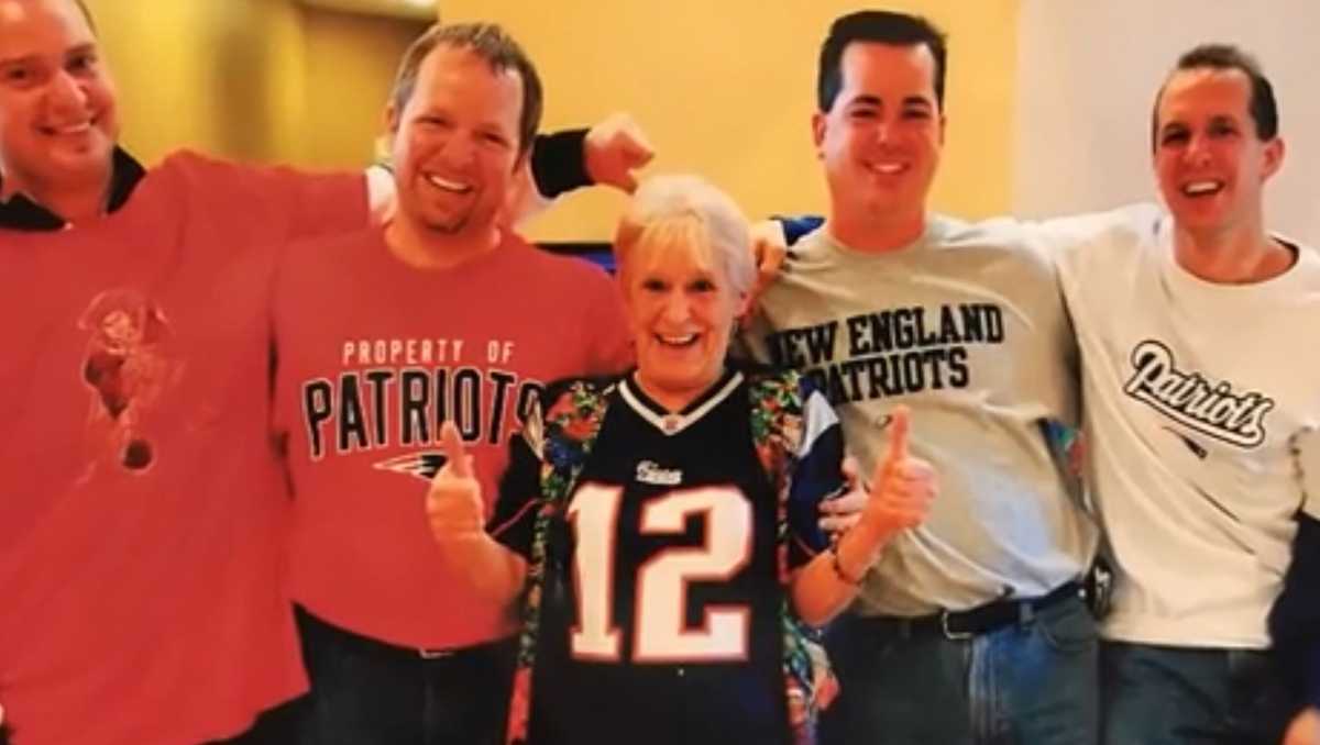 Family honors Budweiser-drinking, 'armchair quarterback' mom with witty ...