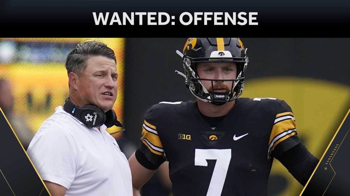 Don't expect to see Iowa make a QB switch this Saturday