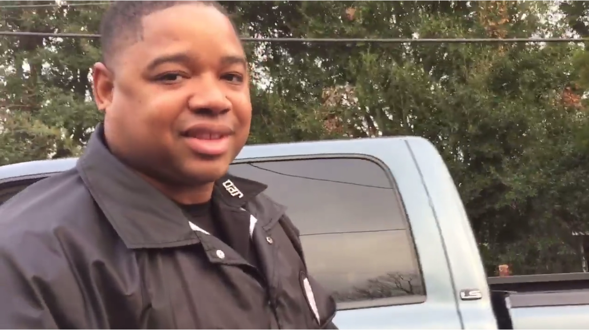 Jackson Officer hands out Christmas Cards not Tickets