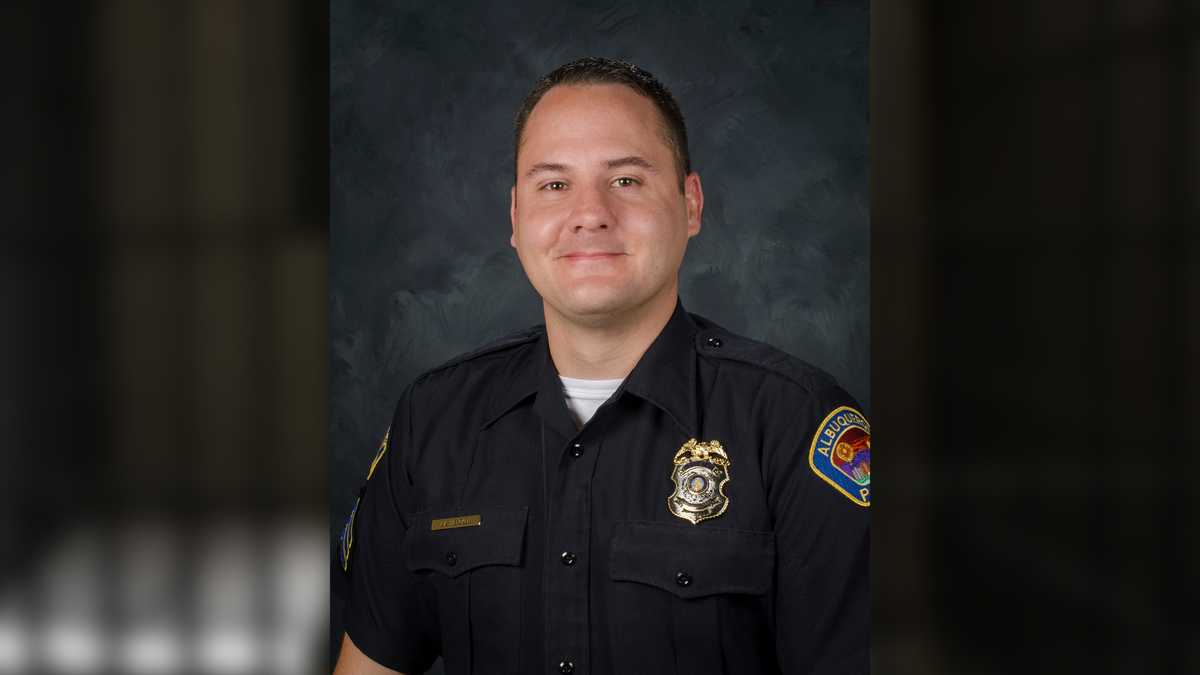 Former Albuquerque officer pleads guilty in federal court