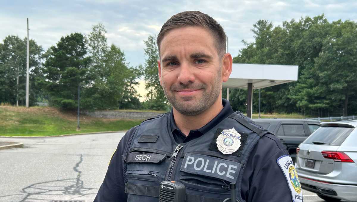 Off-duty officer saves toddler