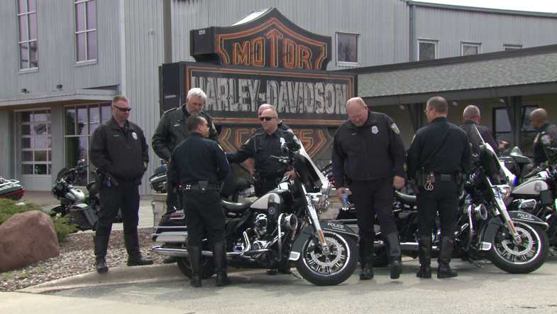 Milwaukee police motorcycle officers to escort fallen officers ...