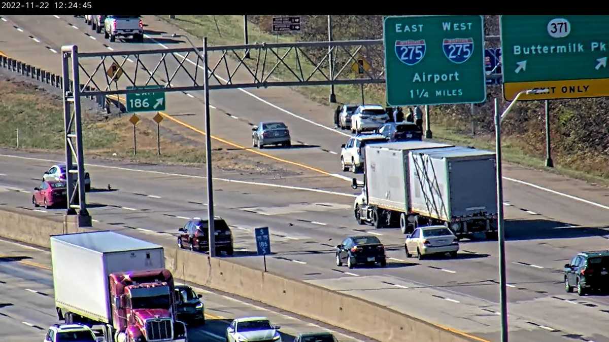 Report of a multi-vehicle crash I-75 south of Buttermilk Pike