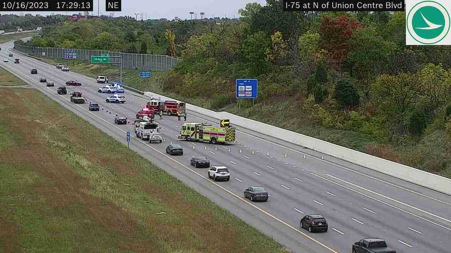 Crash blocking traffic on I-75 near Union Centre Boulevard
