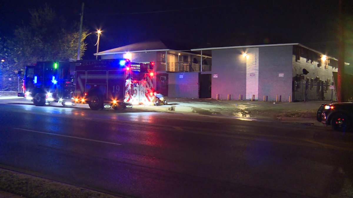 OKC crews put out flames at apartment complex