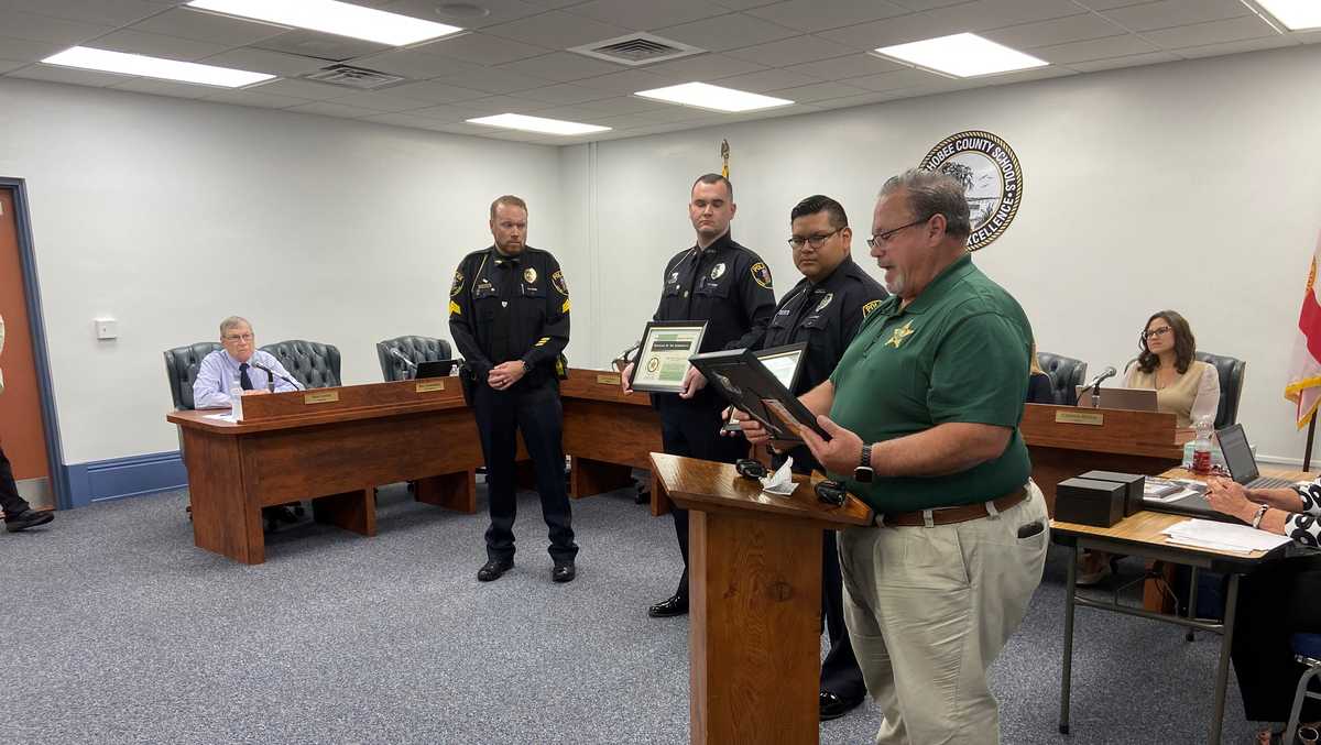 Jupiter police officers honored, credited for stopping shooting at ...