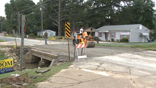 Flash flooding causes Old Brandon Road Bridge closure