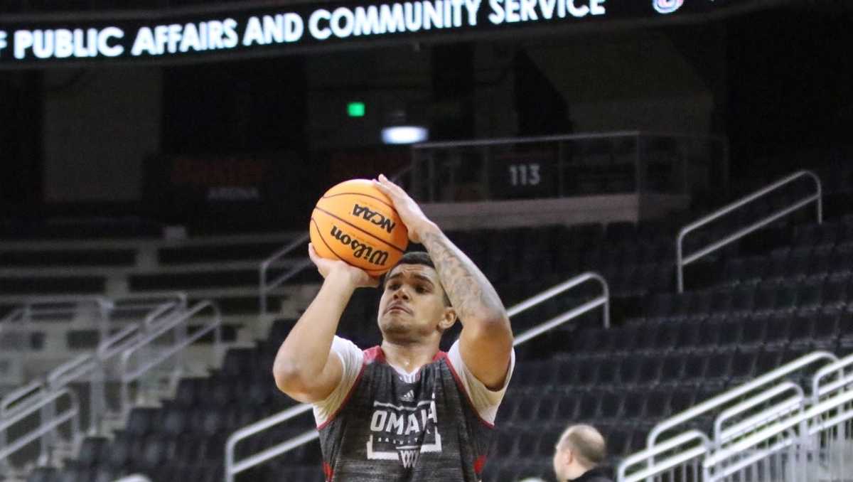 Both Maverick basketball teams defeat South Dakota Thursday