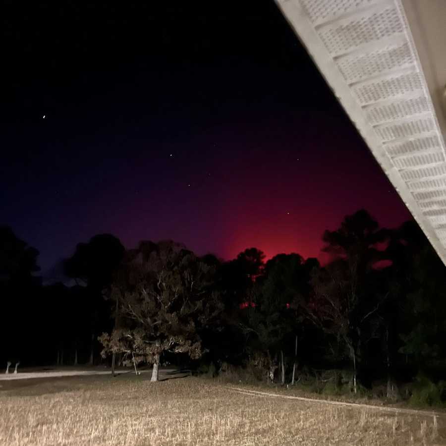 Northern lights light up the Alabama sky