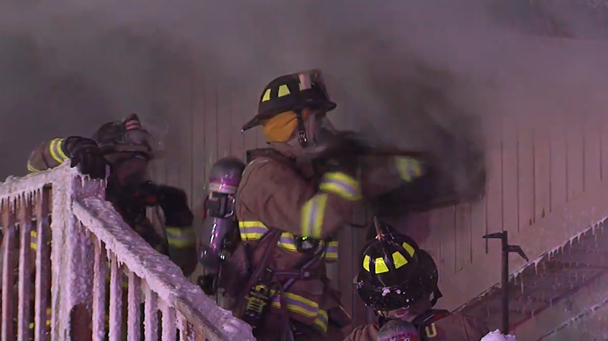 Overland Park Firefighters battle blaze at vacant country club