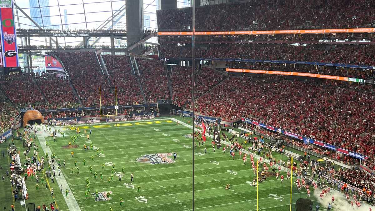 Georgia beats Oregon in season opener