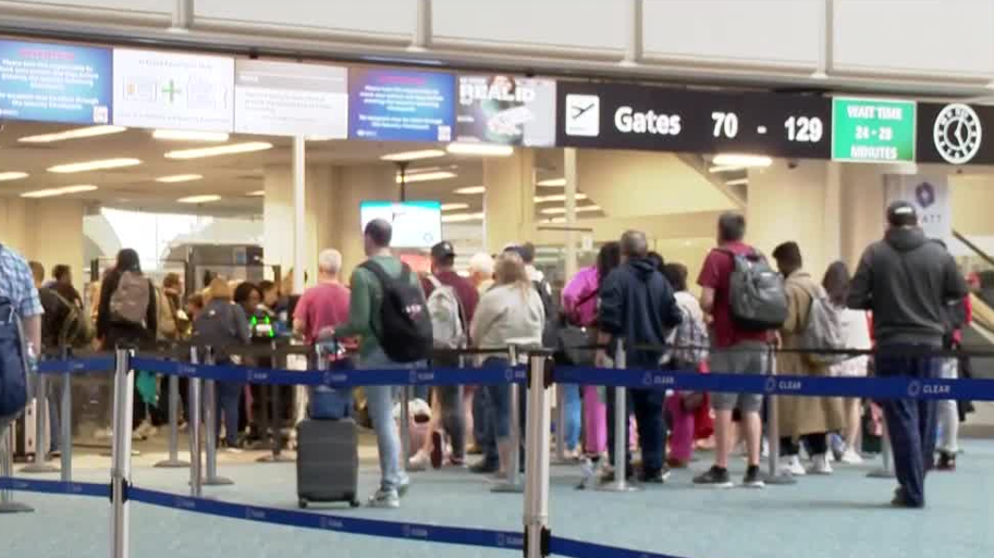 Christmas traveling: MCO expects record crowds for holidays