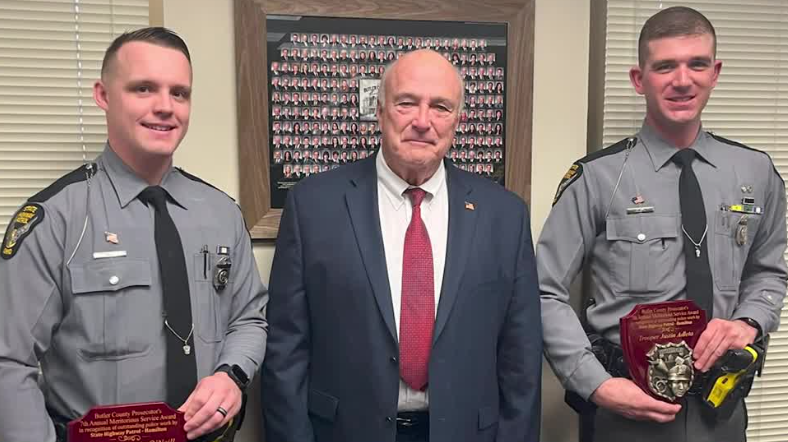 OSP troopers from Hamilton honored for work capturing 4 prison escapees ...