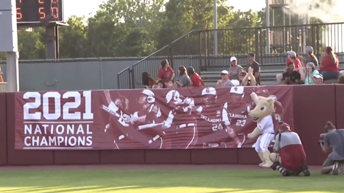 SOONERS SOFTBALL WINS NATIONAL CHAMPIONSHIP: OU softball celebrates ...
