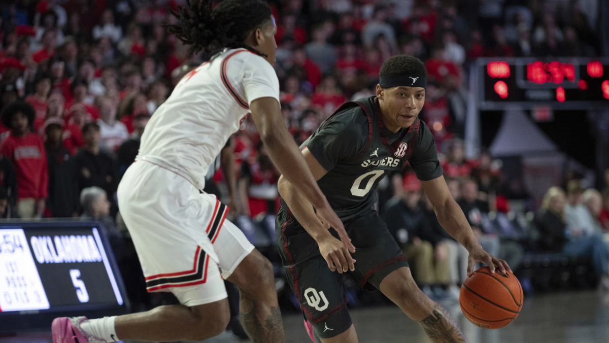 Georgia takes 2nd straight win over Top 25 team by beating slumping No ...