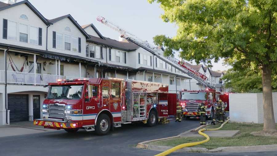 Overland Park apartment fire displaces residents, rescues pets