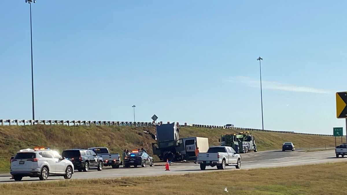 Ramp reopens after overturned semi blocks it Saturday morning