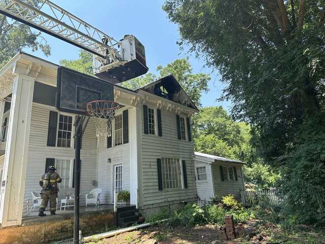 Fire damages historic Oxford home, built in the 1800s