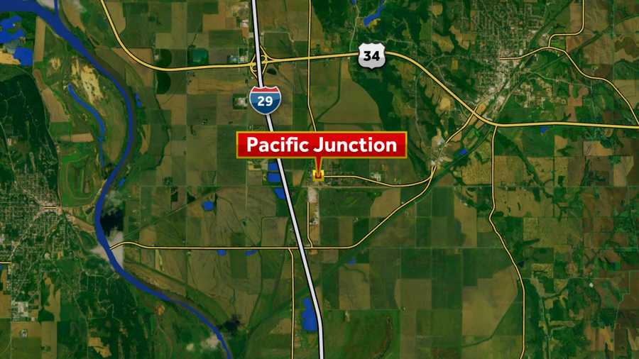 Speeds reach 120 mph in western Iowa pursuit