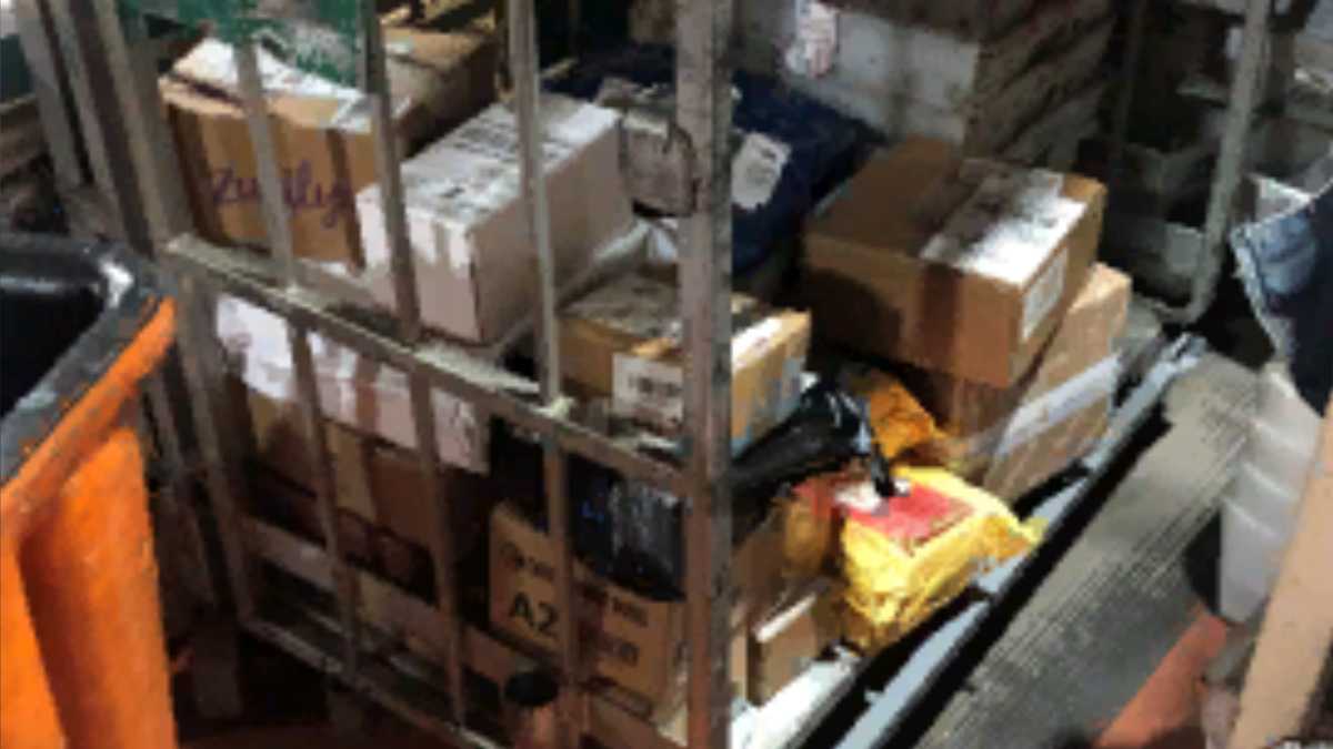 Florida postmaster prepares for busy holiday season