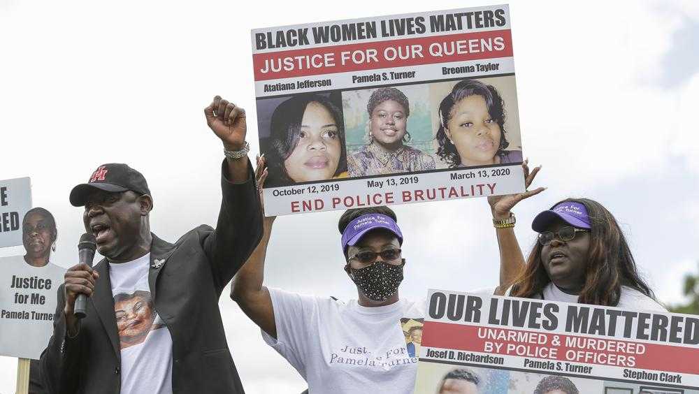 Breonna Taylor's family attends rally in Houston to show support for ...