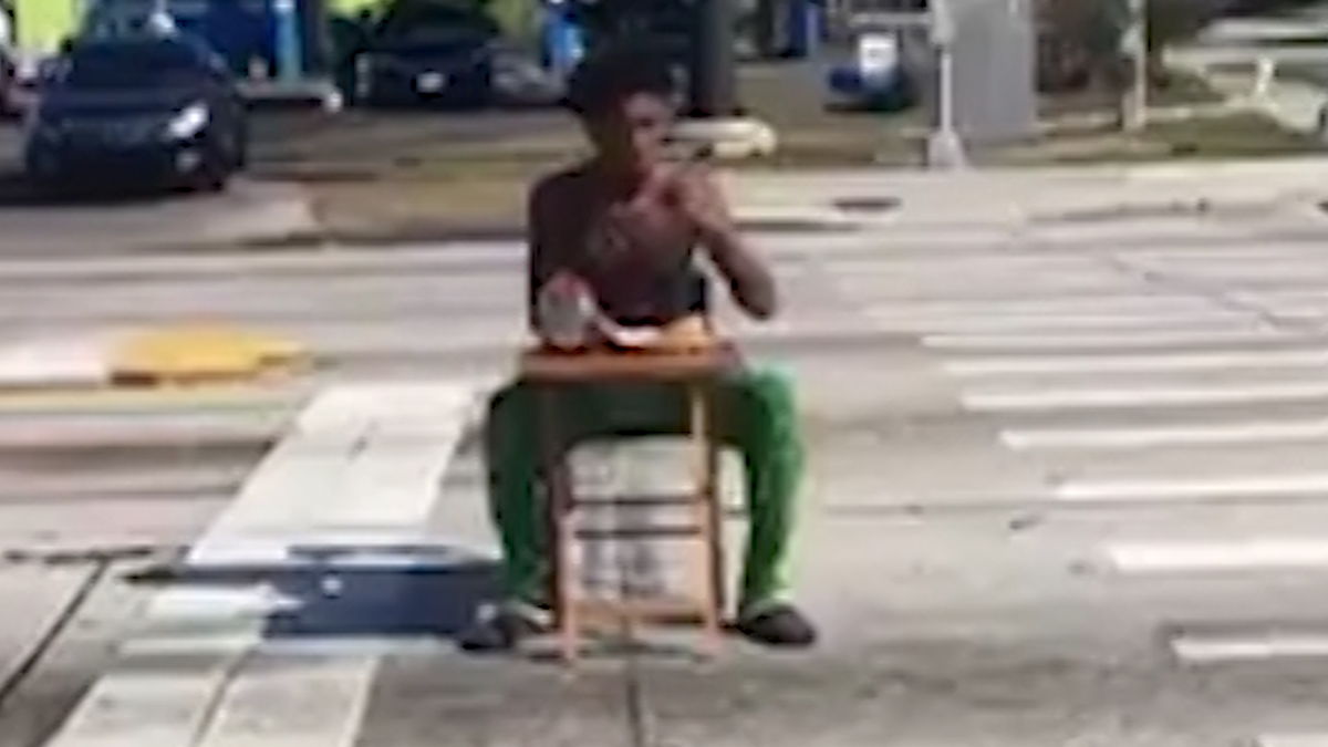 Lakeland police arrest man eating pancakes in middle of busy road