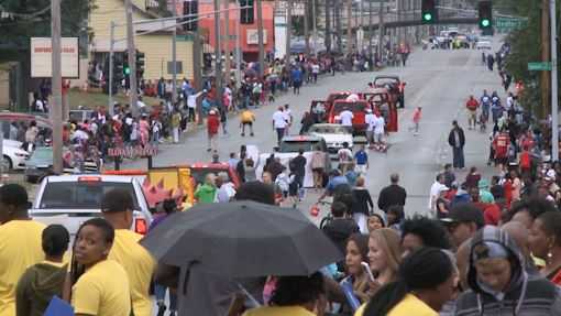 Native Omahans Days parade brings big crowd despite rainy weather