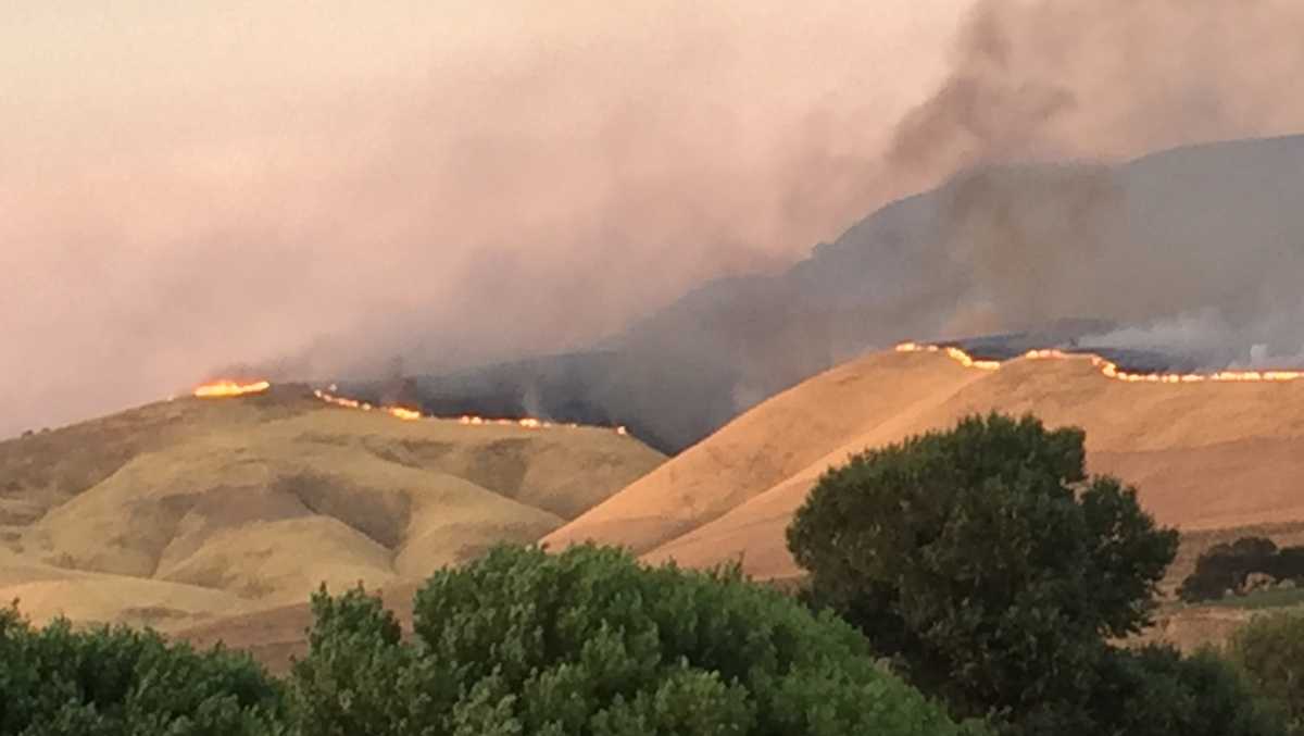 Parkfield Fire in Monterey County now up to 1,500 acres