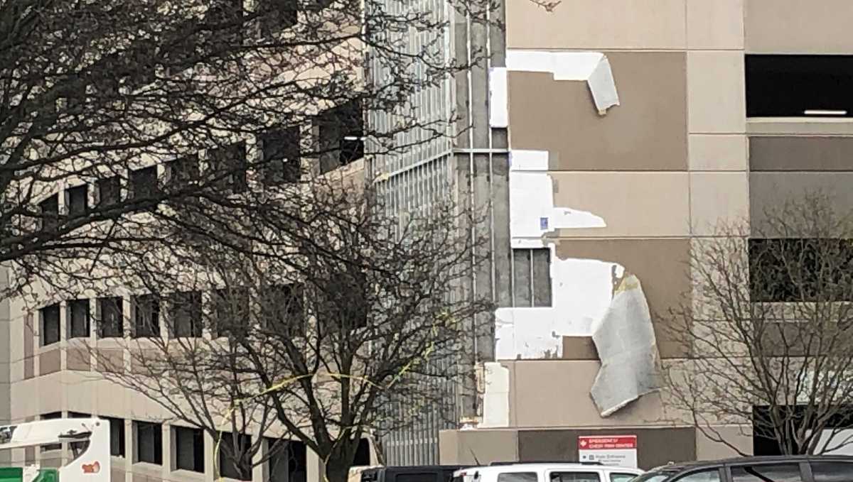 Parking garage facade collapses, falls on cars at St. Matthews hospital