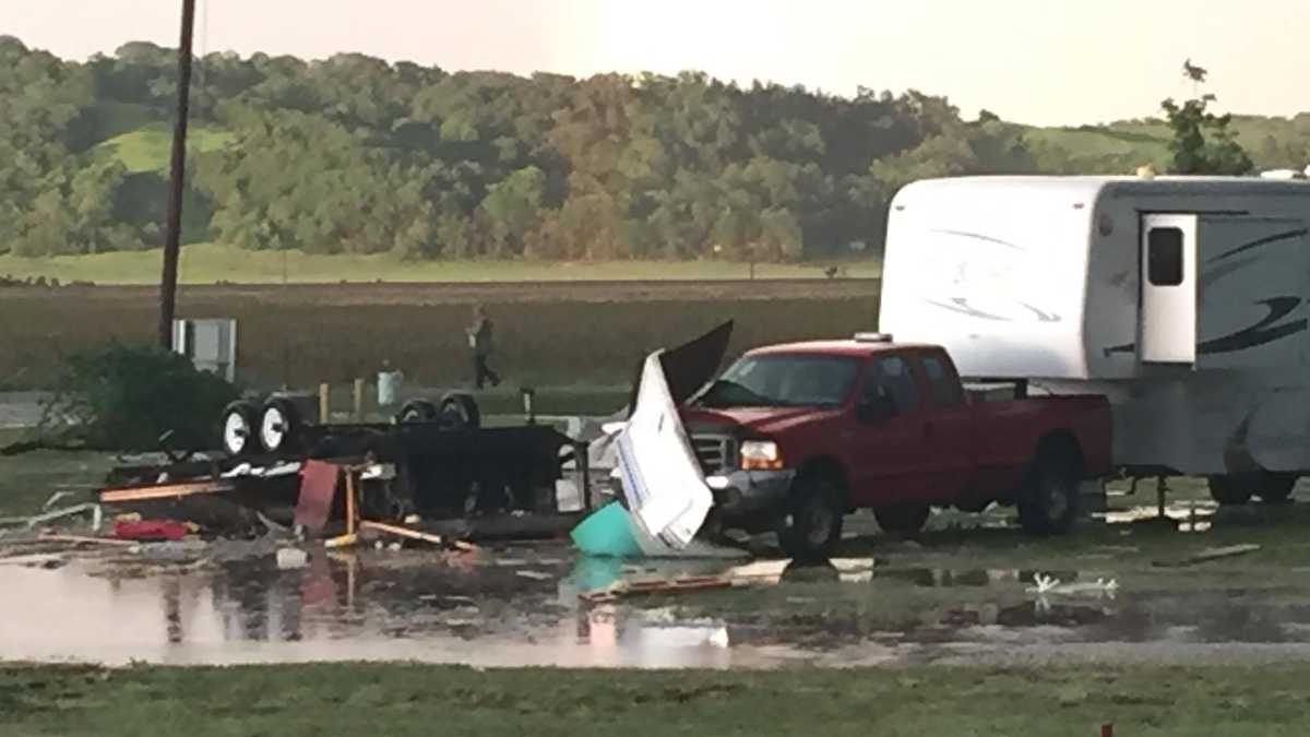 Damaging winds, hail progress to metro