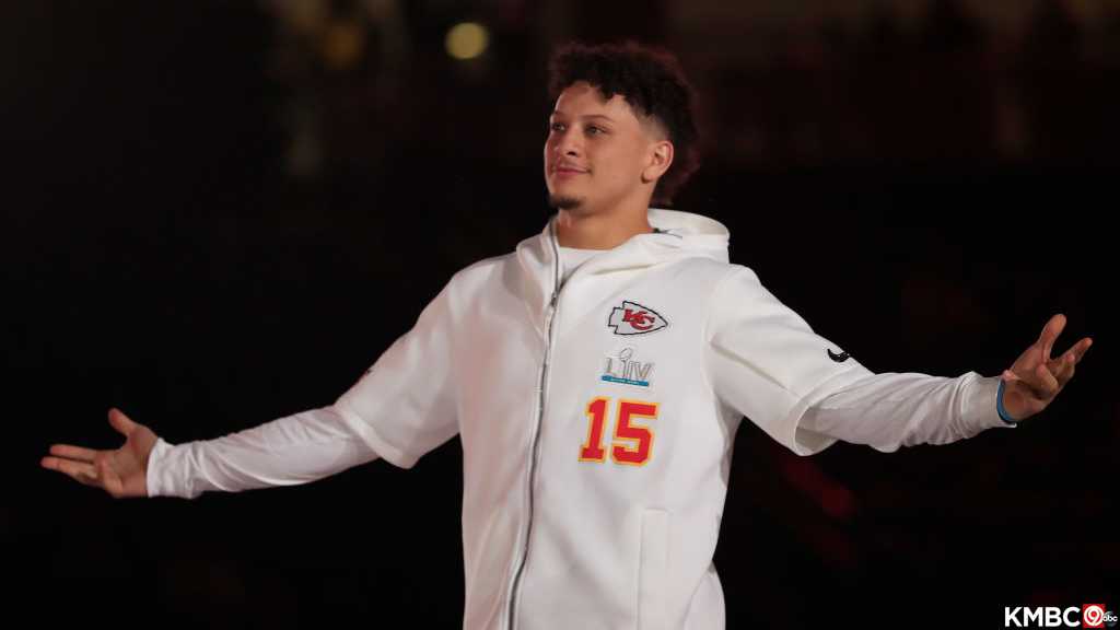 Patrick Mahomes dangles unforgettable Arrowhead experience to winning ...