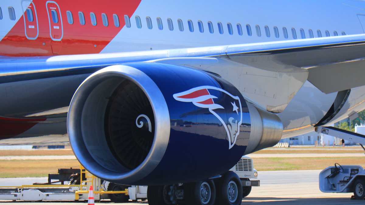 Check out the custom plane carrying the Patriots to the Super Bowl