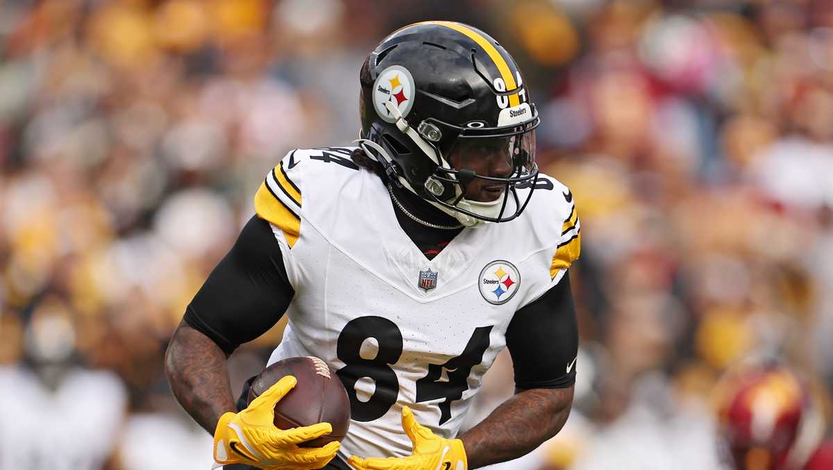 Pittsburgh Steelers cut Cordarrelle Patterson and sign 3 players