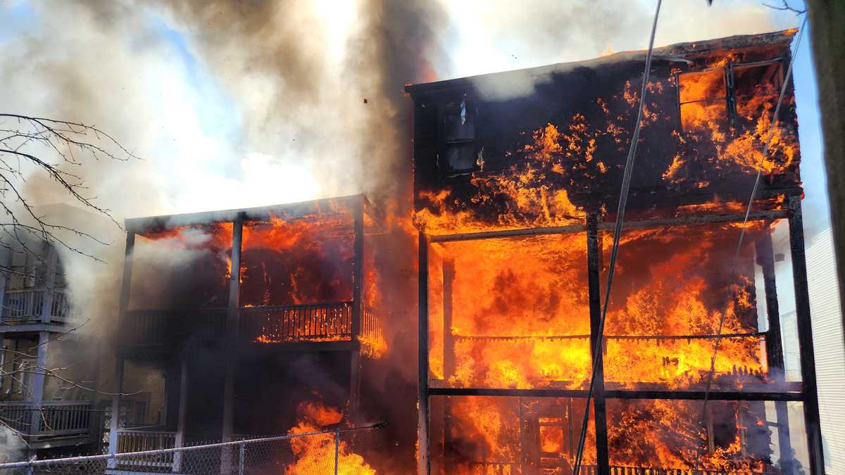 2 firefighters rescued from 5-alarm fire in Chelsea