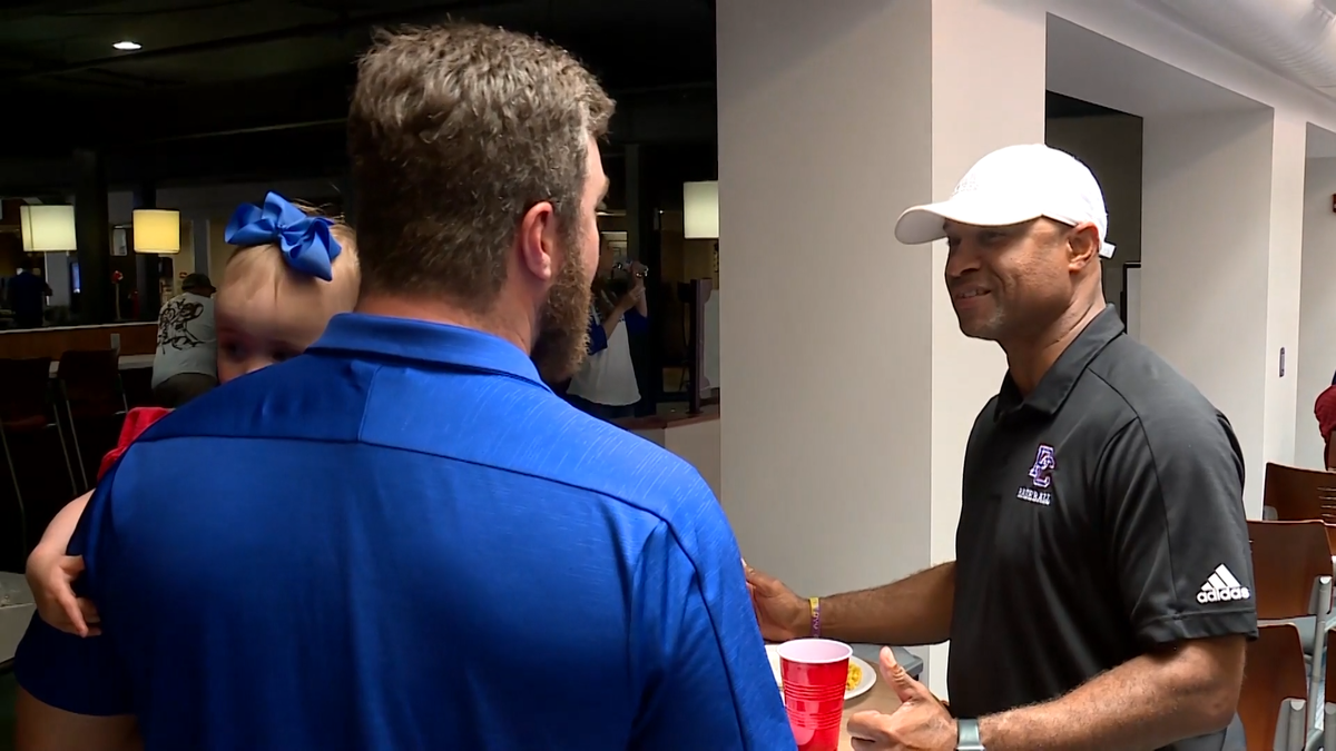 Presbyterian baseball coach signs extension