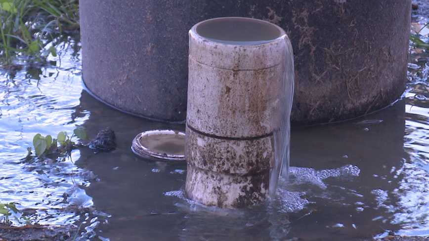 Putrid stench lingers as sewer line problem persists in Pearl