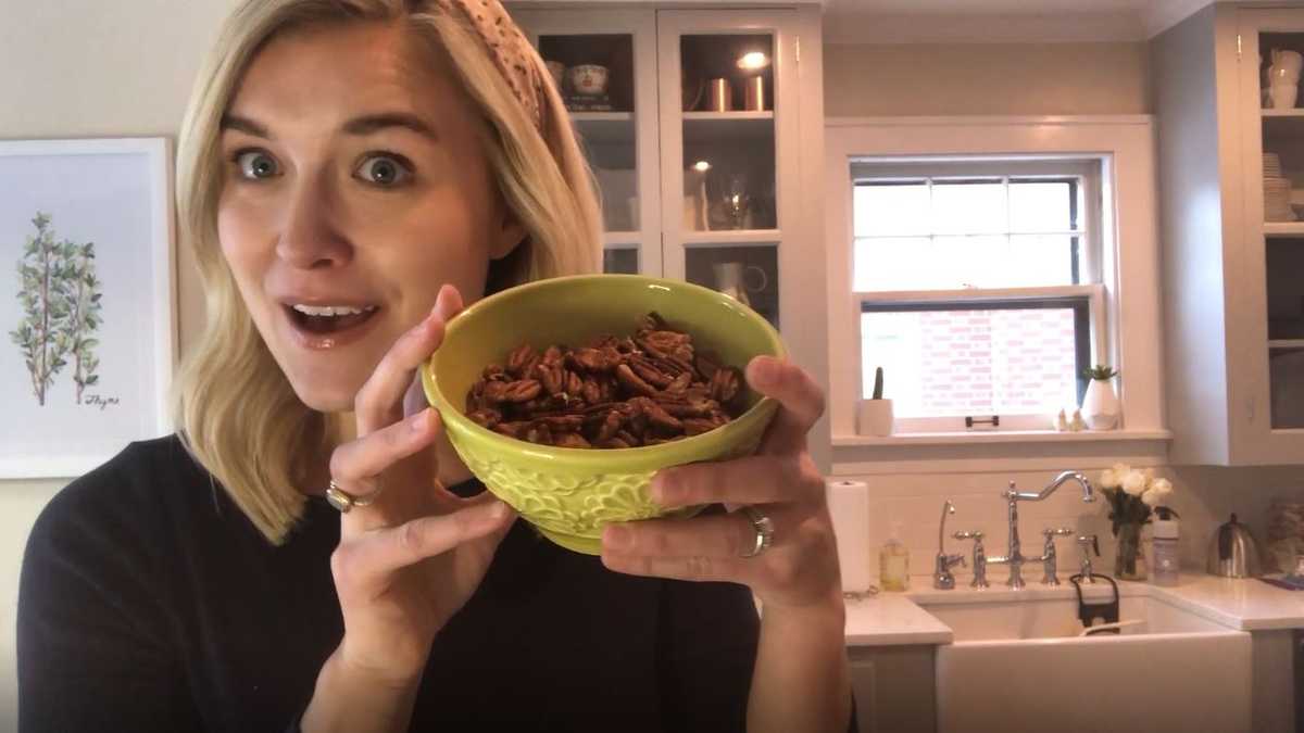WATCH: KETV's Alexandra Stone bakes a pecan pie for National Pie Day