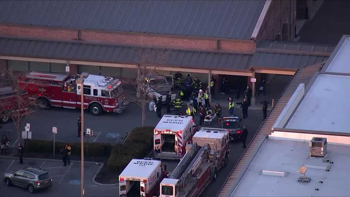 Mother, son dead after crash at Baltimore shopping center