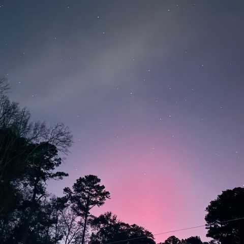 Northern lights light up the Alabama sky