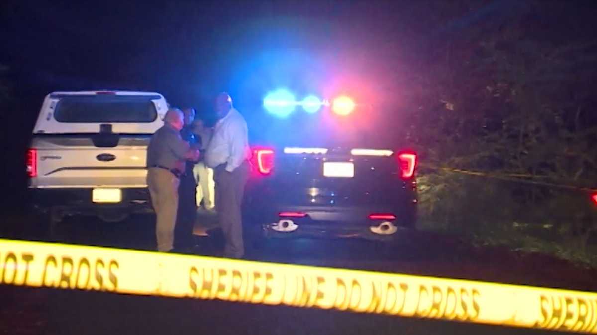Officer shoots, kills man after suspect tried to get into officer's car ...
