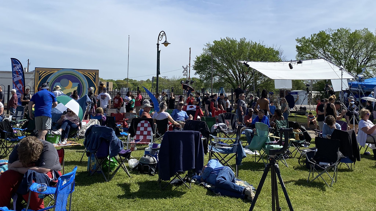 Live updates: Arkansas to experience total eclipse