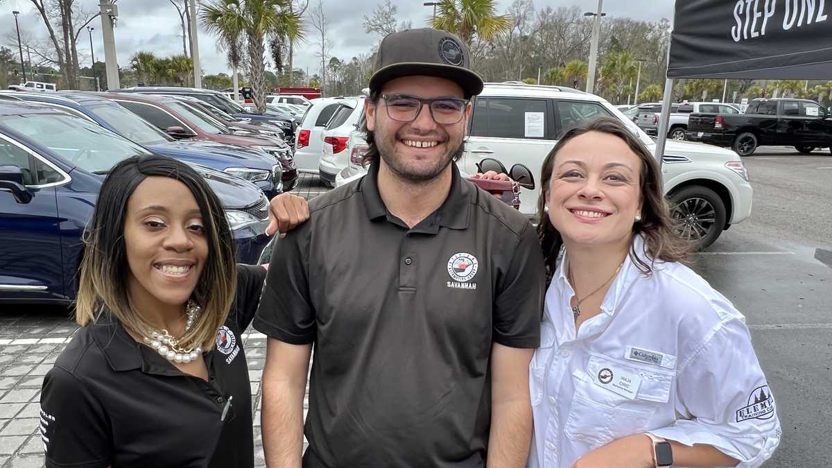 PHOTOS: Step One Auto in Savannah presents Local Hero Award